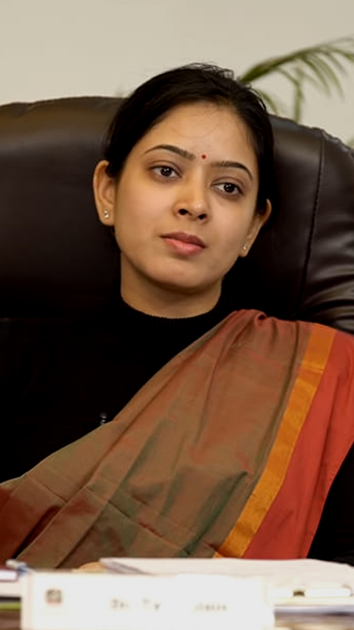 Tanu Jain's Instagram, Twitter & Facebook on IDCrawl