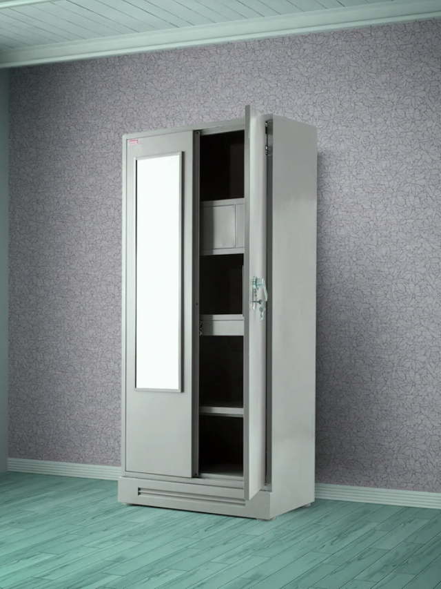 வீட்டில் பணவரவு அதிகரிக்க பீரோவை எந்த மூலையில் வைக்க வேண்டும்..?