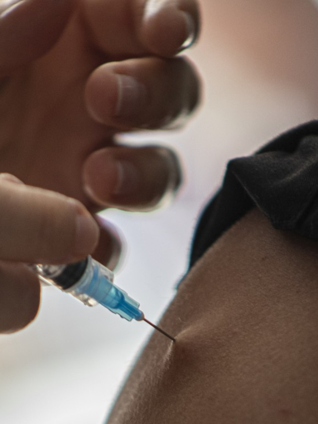 ஊசி மூலம் நரம்பில் காற்றை செலுத்தினால் என்ன நடக்கும் தெரியுமா..?