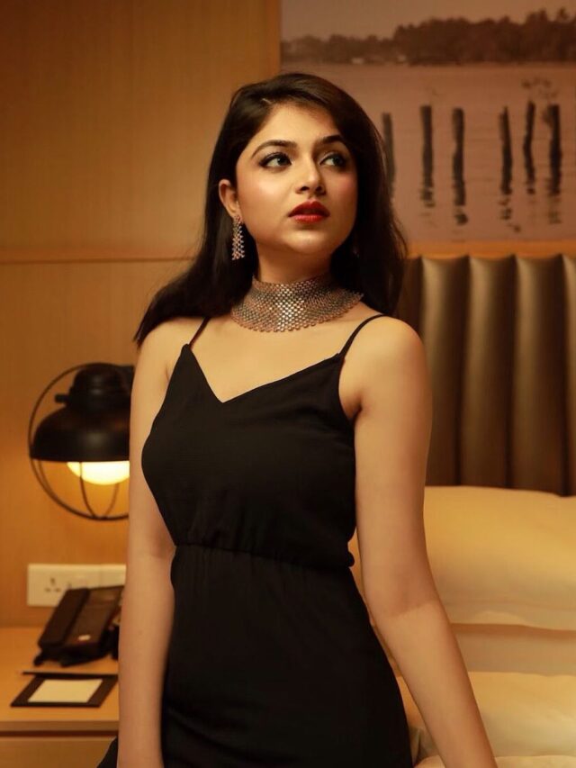 Iniya Serial Fame Maansi Joshii's Fashionable Looks