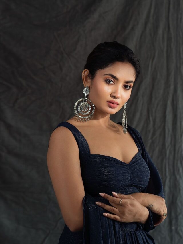 A Look At Teju Ashwini's Glam Ethnic Outfits